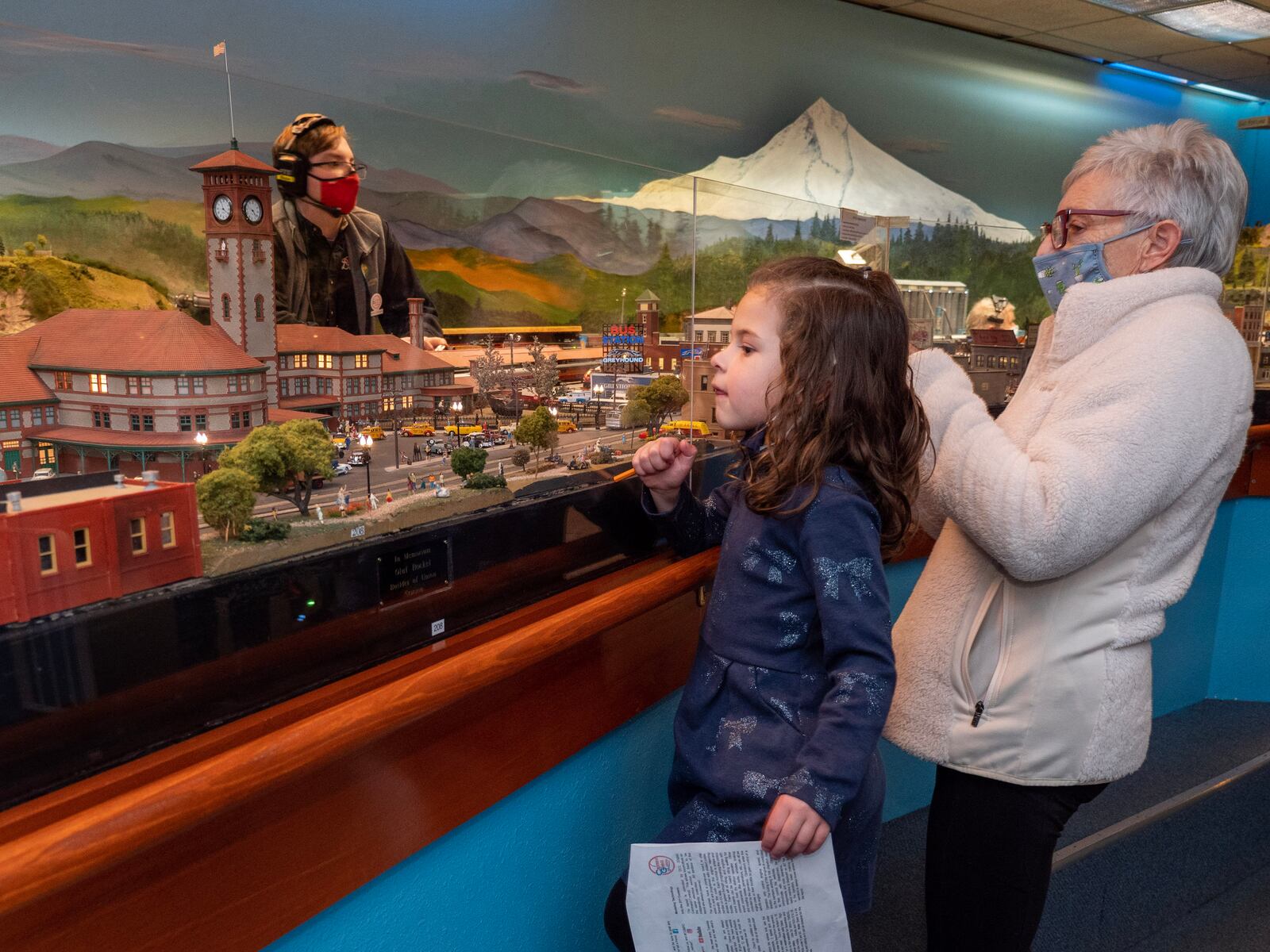 This Week in Photos: Columbia Gorge Model Railroad Club