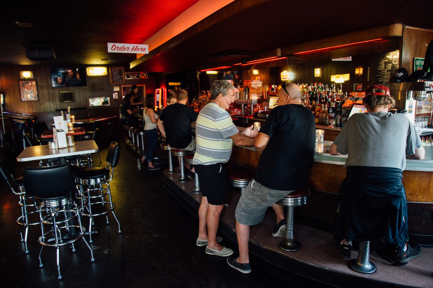 Deep Dive: Our Guide to Southeast Portland’s Dive Bars