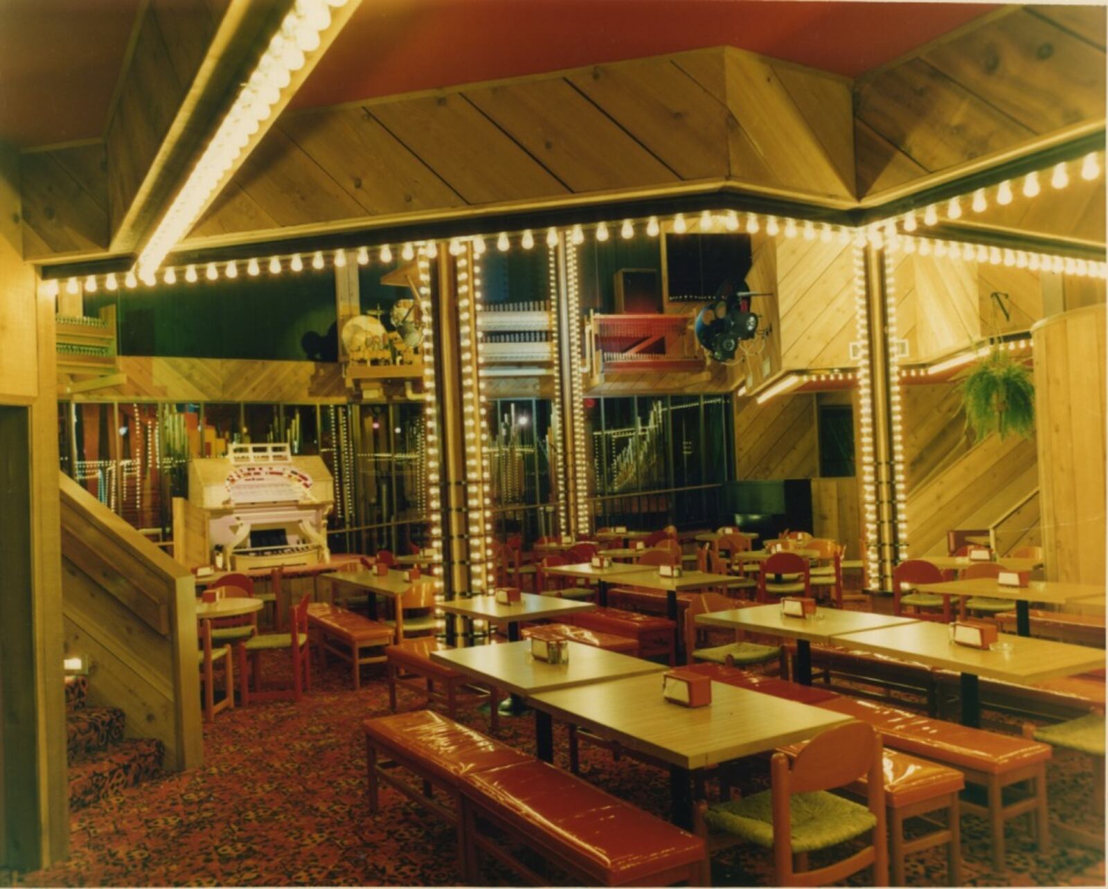 A Beloved “Pizza and Pipes” Restaurant on 82nd Avenue May Reopen as an ...