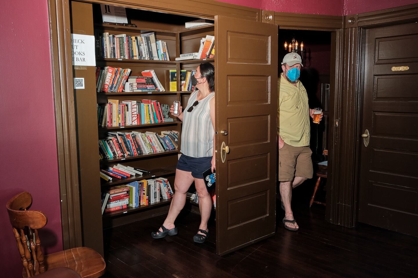 Worker’s Tap Has the City’s Best Activist Library on Its Top Floor