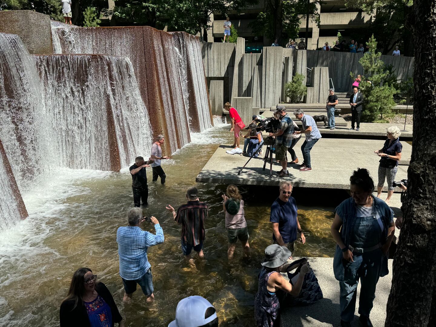 Unveiling of the Ira Keller Fountain Goes Awry When Commissioner Mingus ...