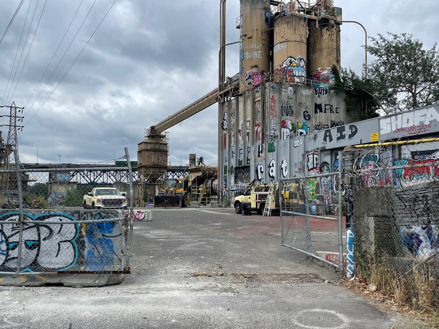 After Signs Shame Pamplin, Ross Island Sand & Gravel Crew Visits ...