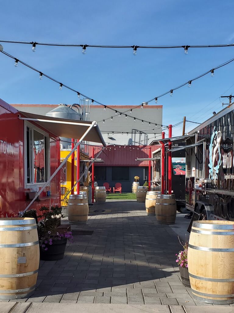 36 Hours of Lakeside Luxuriating in the High Desert