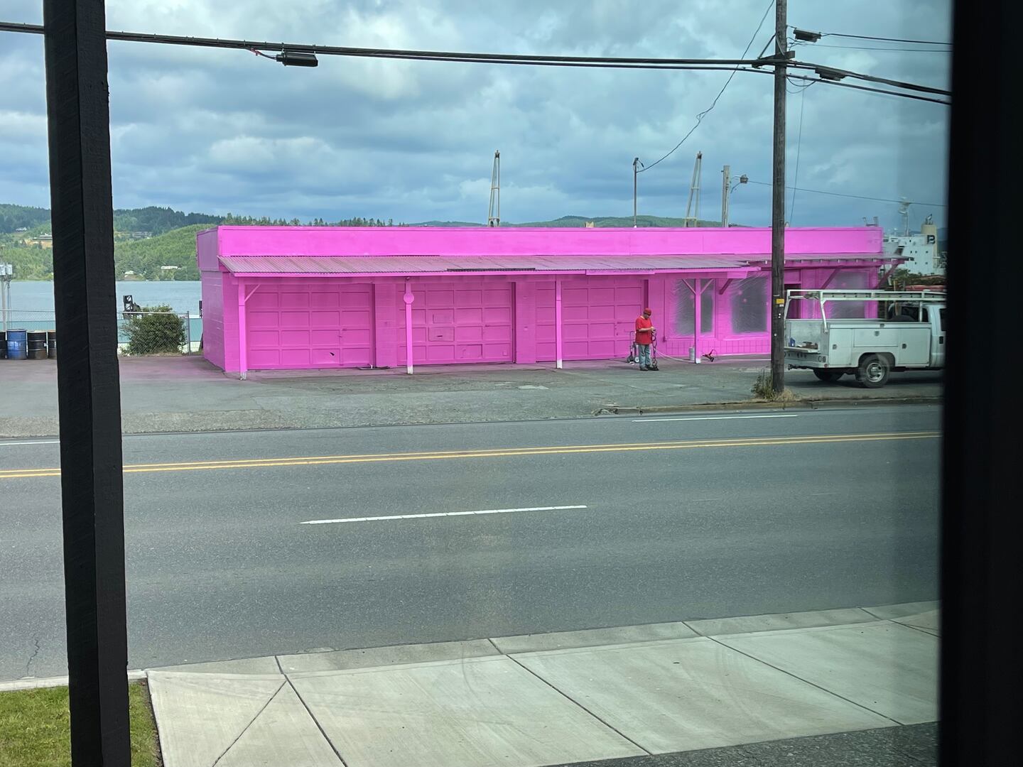 A Bright Pink Building Four Hours South of Portland Hints at La Mota’s ...