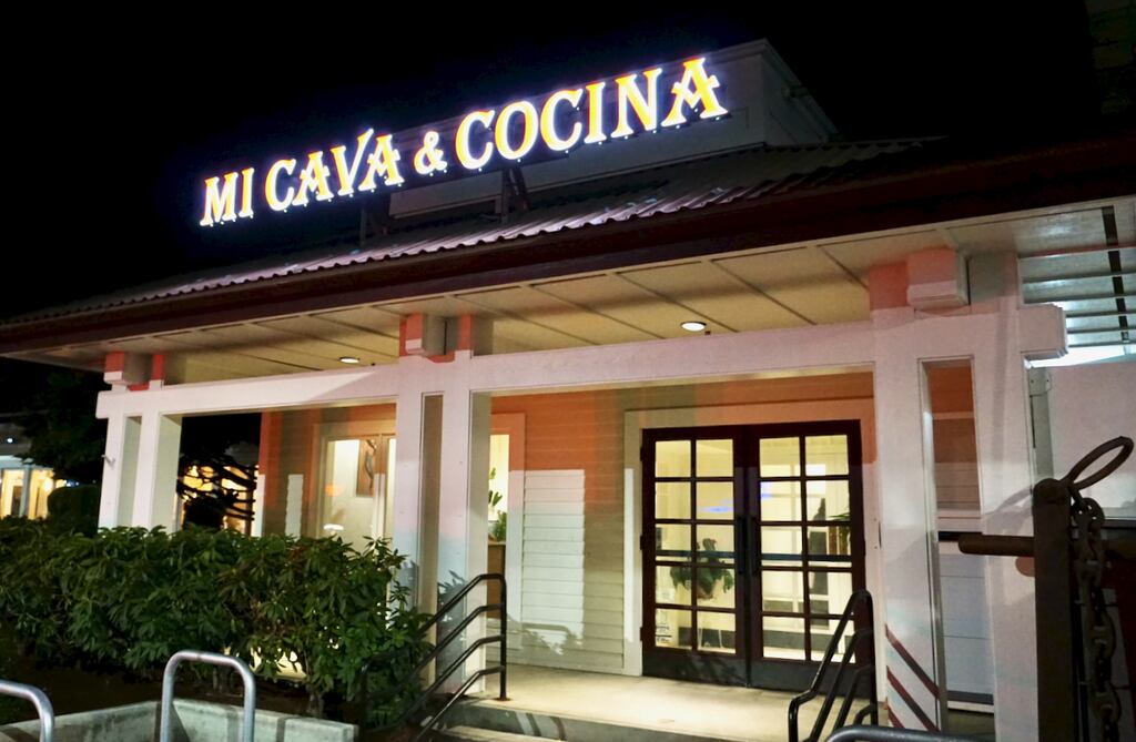 Mi Cava & Cocina Brings Flavor to a Bland Couple of Blocks Anchored by Chain Restaurants Around ...