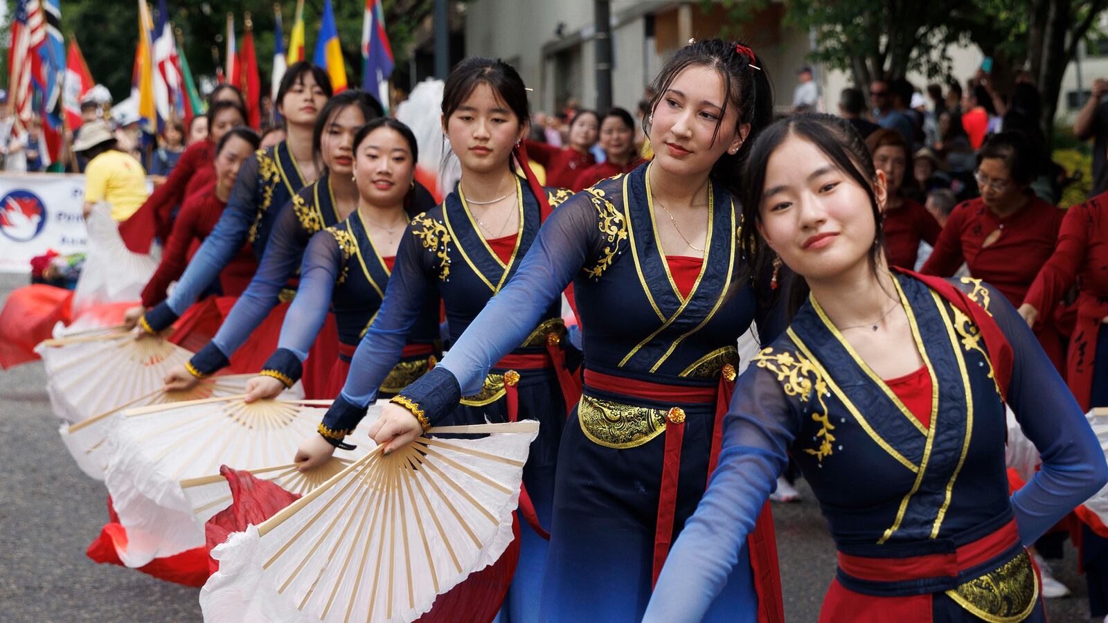 The Grand Floral Parade Is a Highlight Reel of Pacific Northwest ...